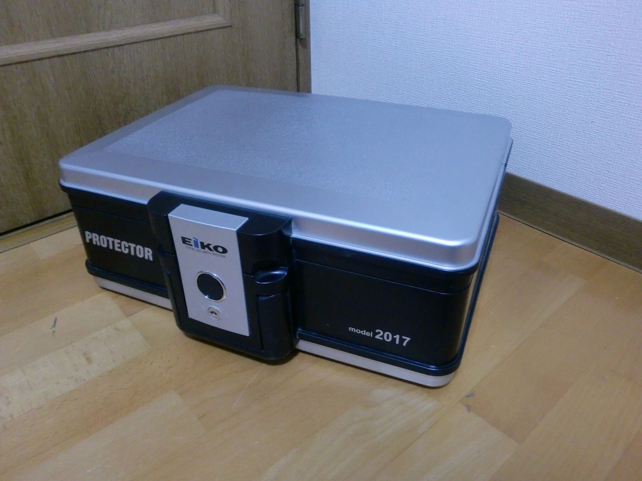 EIKO 耐火 防水 金庫 プロテクターバッグ PROTECTOR model 2017 手提げ 持ち運び - リサイクルショップ良品企画-買取実績