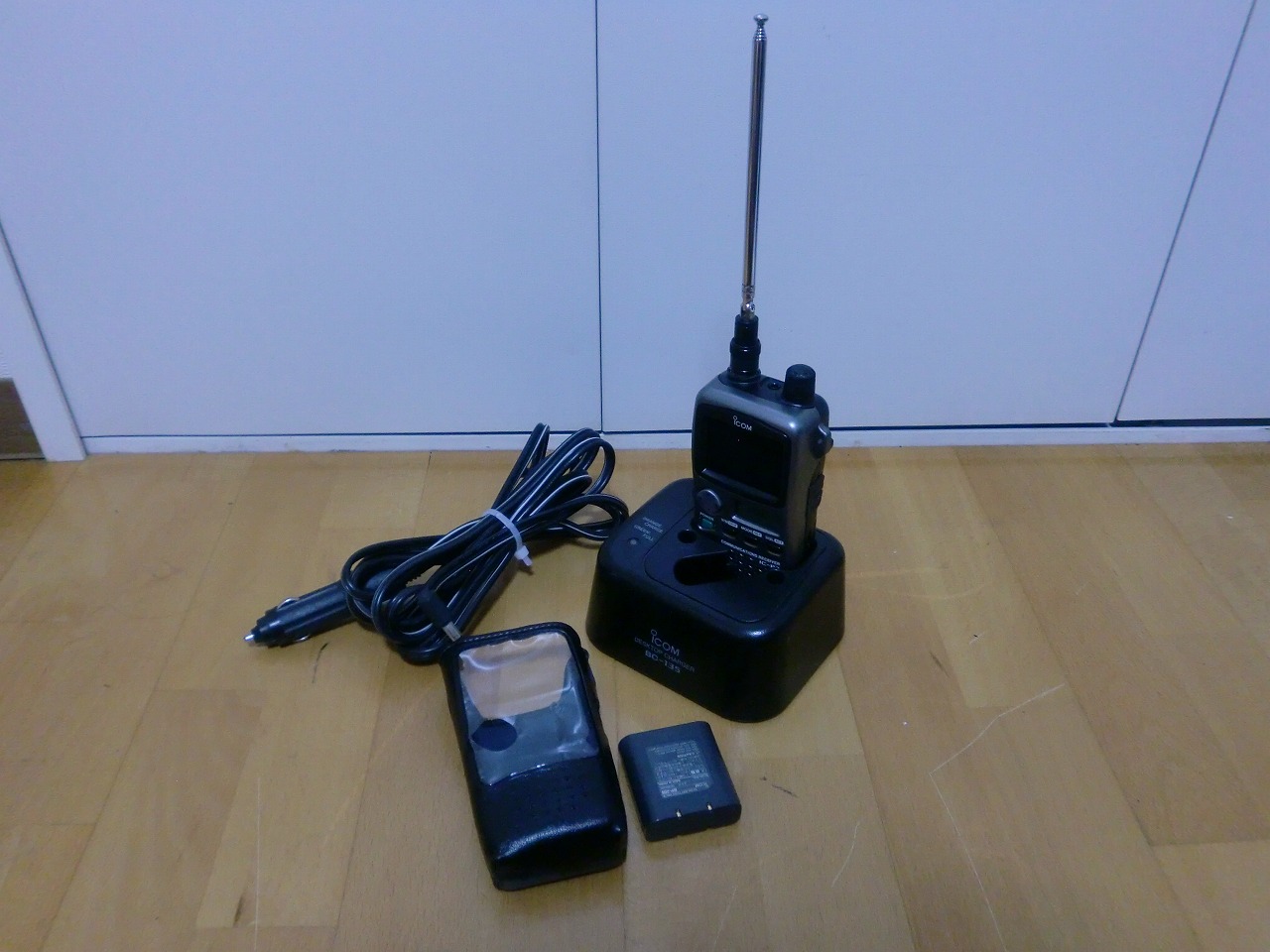 コミュニケーション レシーバー ICOM IC-R3 BC-135 トランシーバー ハンディ 広帯域 カラー液晶 アマチュア無線 ...