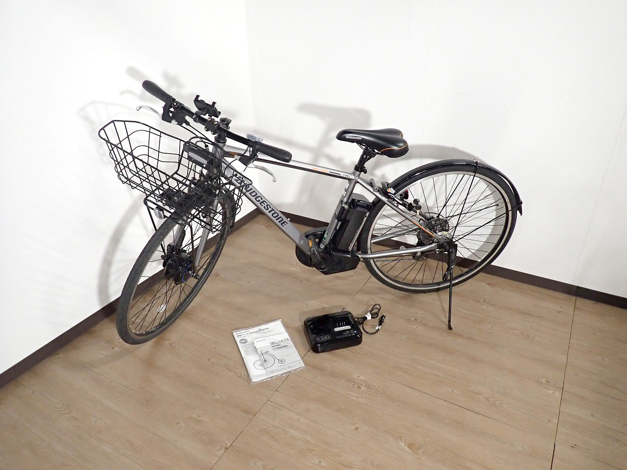 電動アシスト自転車 BRIDGESTONE TB1 e TB7B22 ブリヂストン 27インチ 7段変速 充電器 P5568 P5569 2022年 - リサイクルショップ良品企画-買取実績