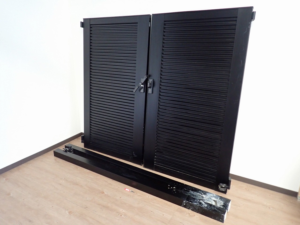 門扉 LIXIL 門扉AB YM1型 リクシル 両開き ブラック フェンス 塀 開き門扉 アルミ形材 エントリーシステム W90cm×H161cm×2枚 - リサイクルショップ良品企画-買取実績